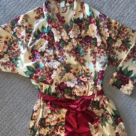 Victoria's Secret | Intimates & Sleepwear | Beautiful Vintage Victoria ...